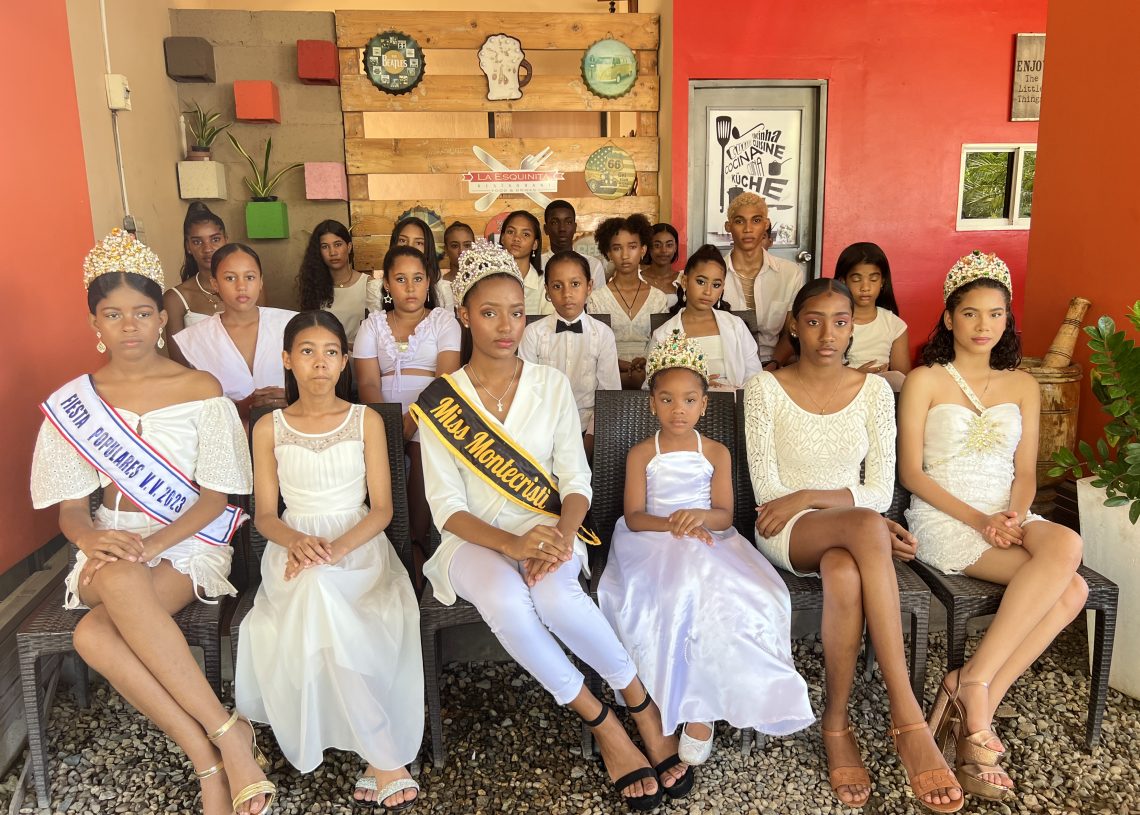 VIDEO- La academia Ebenezer Model anuncia su décima graduación y ...